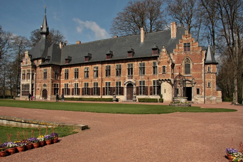 Heaven is in Belgium: Window Views, Groot Bijgaarden Castle.